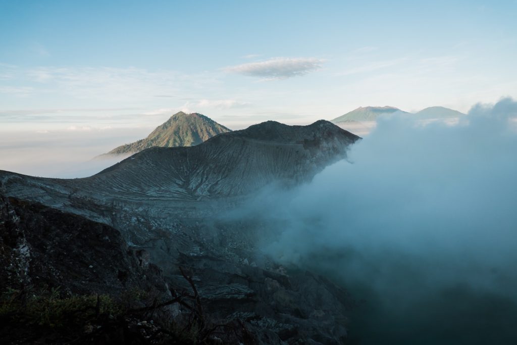 Ijen Vulkan - Wandern am Mount Ijen zur blauen Flamme